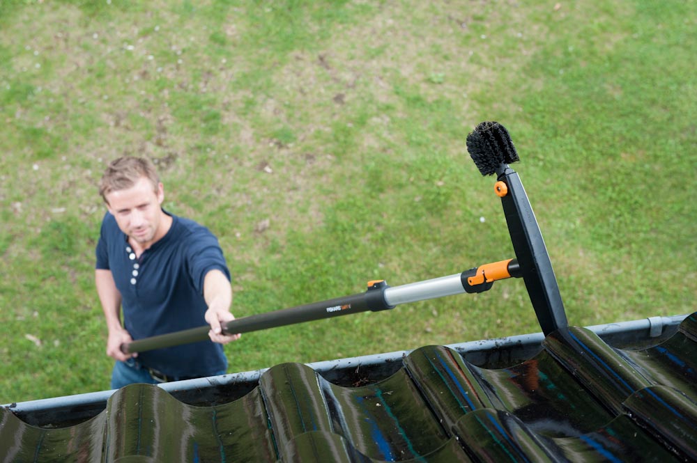 Nettoyeur pour gouttières Fiskars Quikfit pour manche télescopique ...